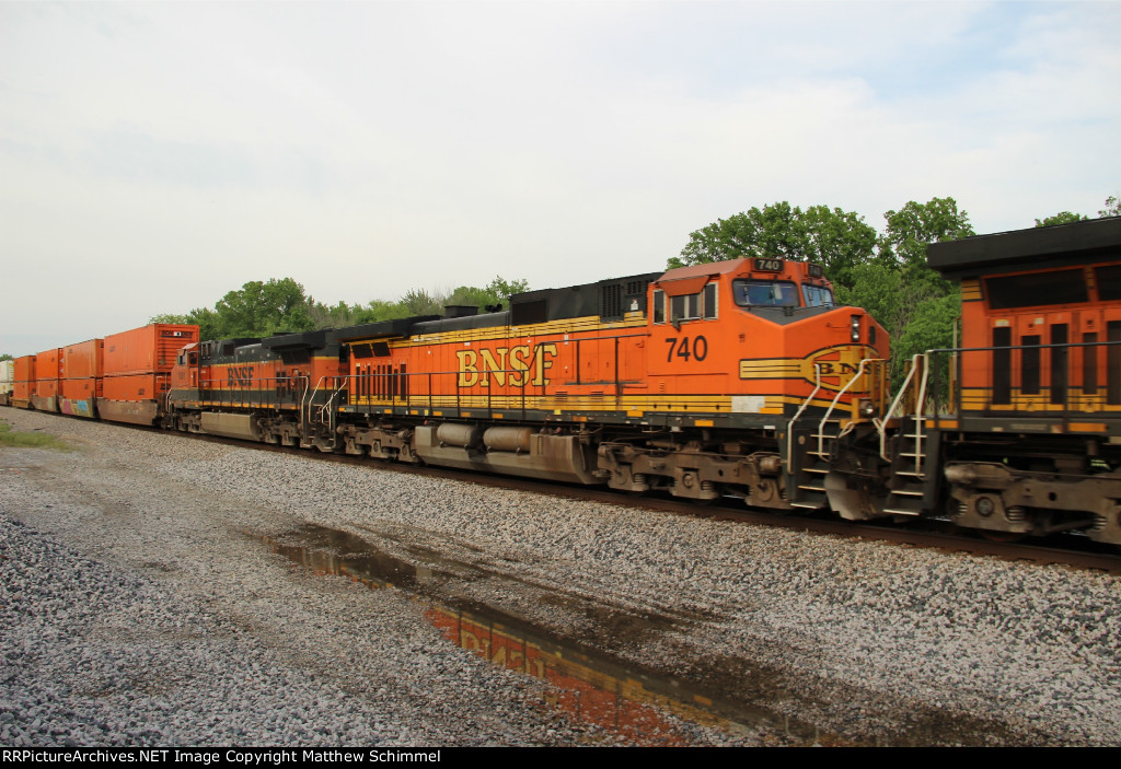 BNSF 740